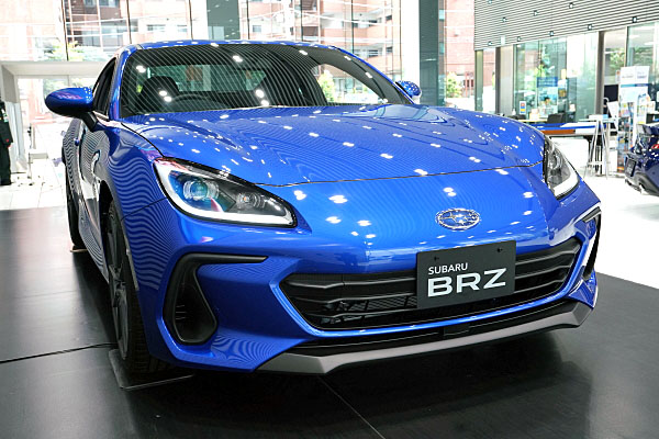 スバル BRZ S (6MT) ブルー Subaru BRZ S (6MT) : Blue | Car and Moto in Japan