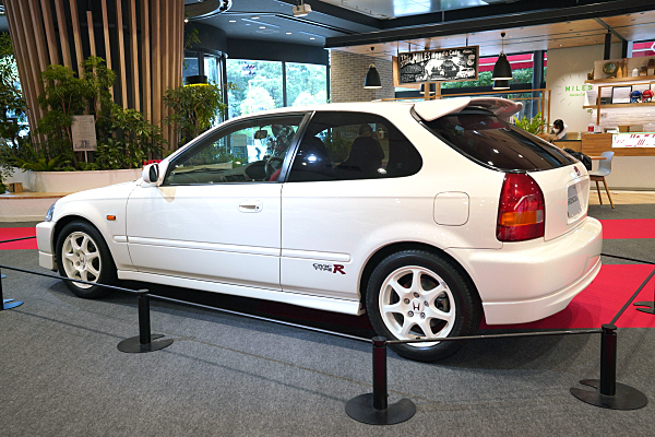 ホンダ シビック タイプR 1997 EK9 (3) Honda Civic Type R 1997 EK9 (3) | Car and Moto in Japan