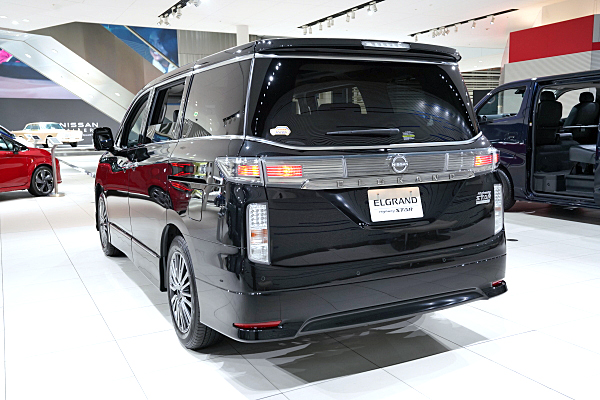 日産 エルグランド 250ハイウェイスター プレミアム アーバンクロム ブラック Nissan Elgrand 250 Highway STAR Premium Urban Chrome ...