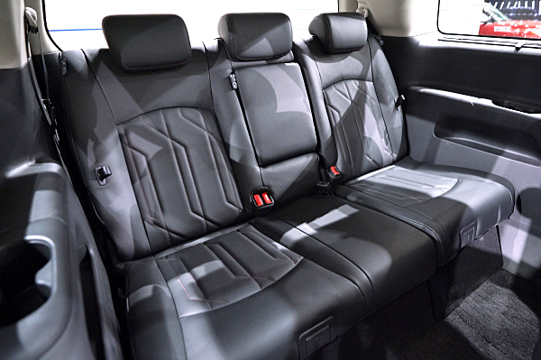 日産 エルグランド 250ハイウェイスター プレミアム アーバンクロム ブラック Nissan Elgrand 250 Highway STAR Premium Urban Chrome ...