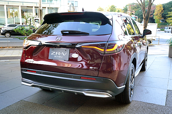 ホンダ ZR-V e:HEV X ガーネット プレミアムスタイル Honda ZR-V e:HEV X : Garnet "Premium Style" | Car and Moto in Japan