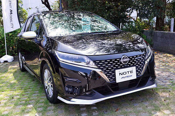 日産 ノート オーテック ブラック Nissan Note Autech : Black | Car and Moto in Japan