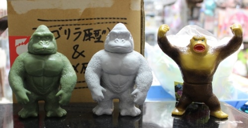 マウント工房製 ソフビ「マウントゴリラ」製作中 原型→WAXまで マウント工房製 ソフビ「マウントゴリラ」製作中 原型→WAXまで