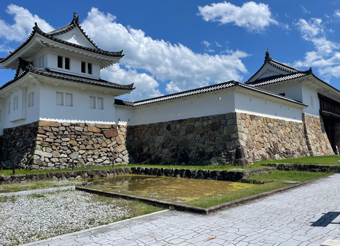 訪ねました。慶長5年（1600年）7月、関ヶ原の戦いの前哨戦・丹後田辺城で戦いが起こり。「田辺城の戦い・この戦いでは西軍1万5000に対し、東軍方の細川藤孝が500名と共に籠城。細川方に圧倒的 ...