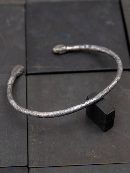 iolom 3mm Tree branch Bangle / io-02-135 | ★VEKTOR BLOG