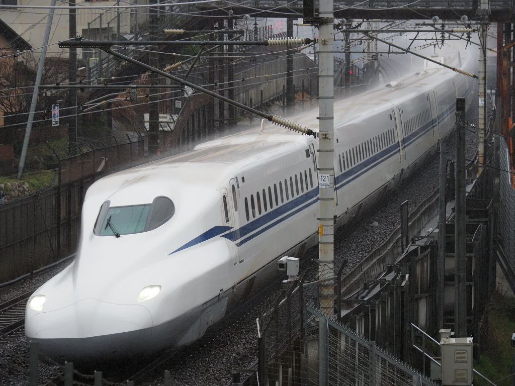 No.1015 N700S J7 J2 J9編成 雨の山科付近にて(その2) | TETSUYA氏ブログ