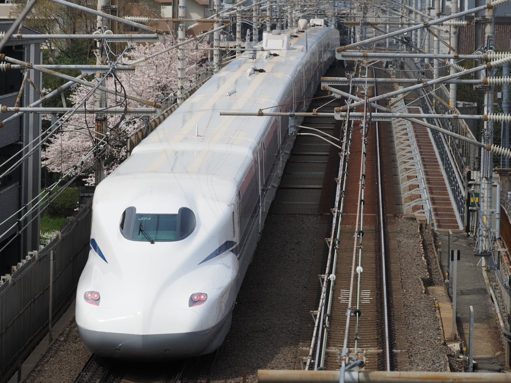 No.1496 N700S J12 J15 J24編成 桜コラボ 本町跨線橋(東山トンネル西)にて | TETSUYA氏ブログ