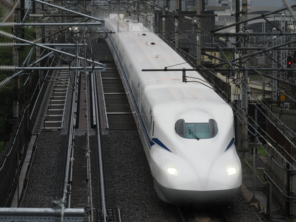 No.2084 N700S J14 J40 J5編成 雨の本町跨線橋(東山トンネル西)にて | TETSUYA氏ブログ