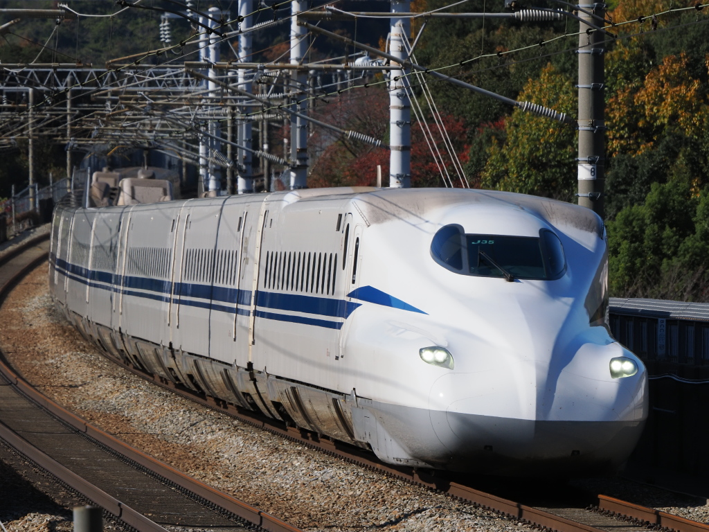 No.2341 N700S J1 J11 J35編成と紅葉 大津トンネルにて | TETSUYA氏ブログ
