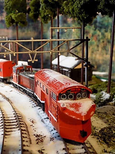 今シーズン最強・最長寒波“重い豪雪”まだまだ出動！[KATO] DD16 / DD16 304 ラッセル式除雪車が雪の中をラッセルする。 | 湘南急行鉄道物語