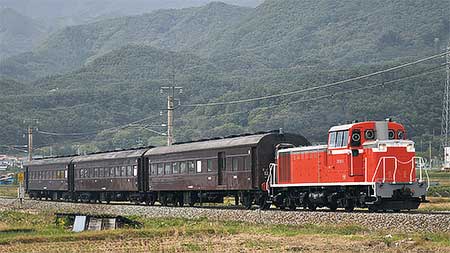 DD16が牽引シキ1000とオハ35系の3両編成(オハ35-22+オハ35-459+オハフ33-215) | 湘南急行鉄道物語