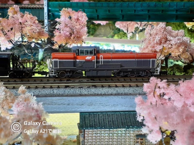 桜前線も北へ特別企画品 JR ホキ800形貨車(JR東日本仕様)タイプとEF81とDE10 | 湘南急行鉄道物語