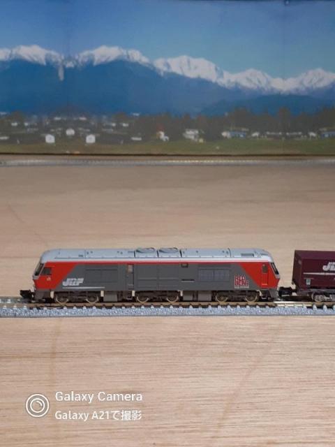 初心者もヘテランも買って届くとすぐやってしまう？JR DF200-100形ディーゼル機関車ファーストセットの運転 | 湘南急行鉄道物語