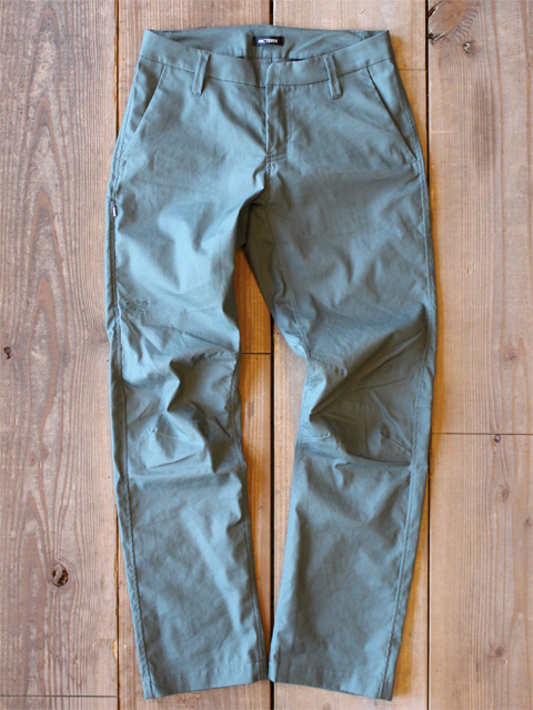 タウンユースにオススメ ARC'TERYXのパンツ A2B Chino Pant タウンユースにオススメ ARC'TERYXのパンツ A2B Chino Pant