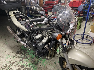 ZR－7にウオタニ | 旧車バイク･カスタムバイク販売「BurstCity/バーストシティ」ブログ