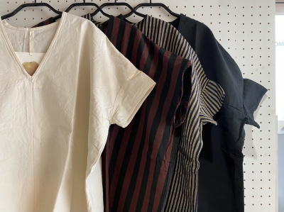 YAMMAのお洋服 会津木綿Vネックシャツ | MONDAY STORE YAMMAのお洋服 会津木綿Vネックシャツ | MONDAY STORE