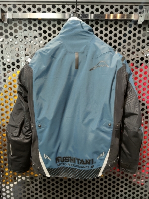 【10月1日の営業について】 2024-2025FWモデル K-2861 アキュートジャケット K-2858 アロフトジャケット ：KUSHITANI 針テラス店 | KUSHITANI 針テラス