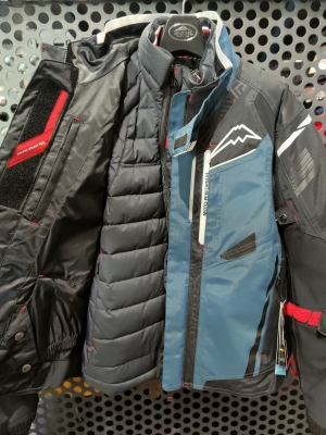 【10月1日の営業について】 2024-2025FWモデル K-2861 アキュートジャケット K-2858 アロフトジャケット ：KUSHITANI 針テラス店 | KUSHITANI 針テラス