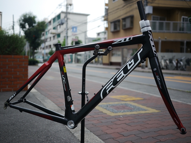 もひとつ時代に逆行してます。 FELT ZW1フレーム。 | サイクルショップカンザキ エバーレ店 自転車ブログ