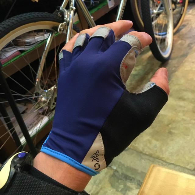 CADENCE tech glove （ケイデンス） 入荷してます。 北海道 函館 自転車グローブ MASH FAST FRIDAY ...