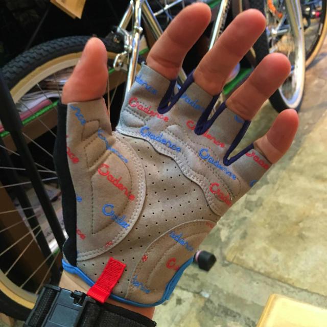 CADENCE tech glove （ケイデンス） 入荷してます。 北海道 函館 自転車グローブ MASH FAST FRIDAY ...