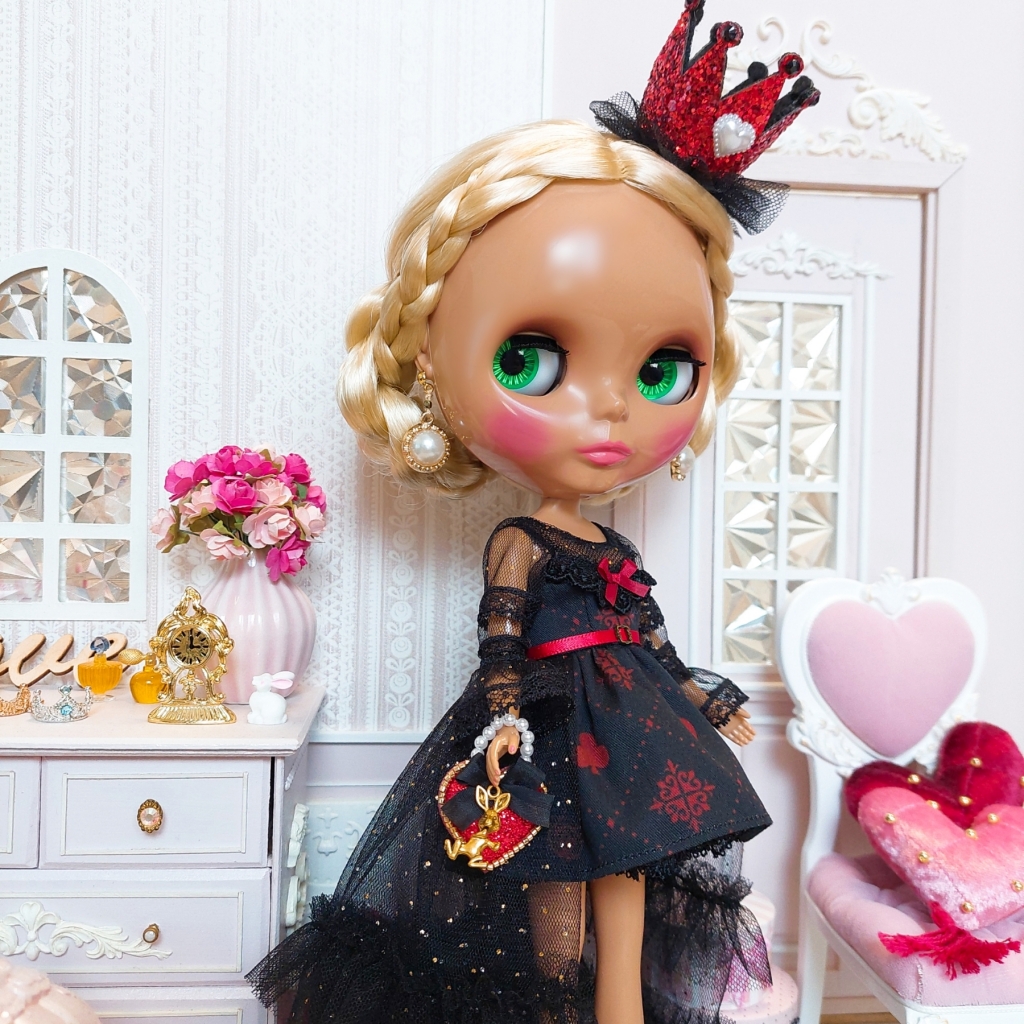 『Dark Side Alice』展作品紹介2 Fairy Rabbit さん | Junie Moon 東京・代官山店