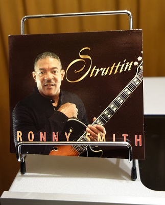 Ronny Smith / Struttin | 劇空間 徒然模様