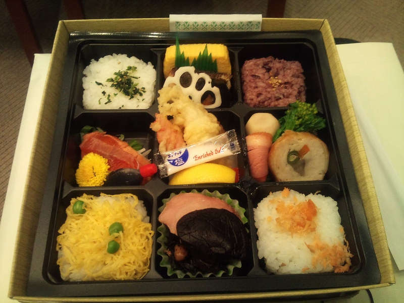 ここのところ、ランチョンセミナーが続いたので、備忘録としてお弁当の写真をアップします ^^;） | 弘前りんご_新参者の宝塚日記