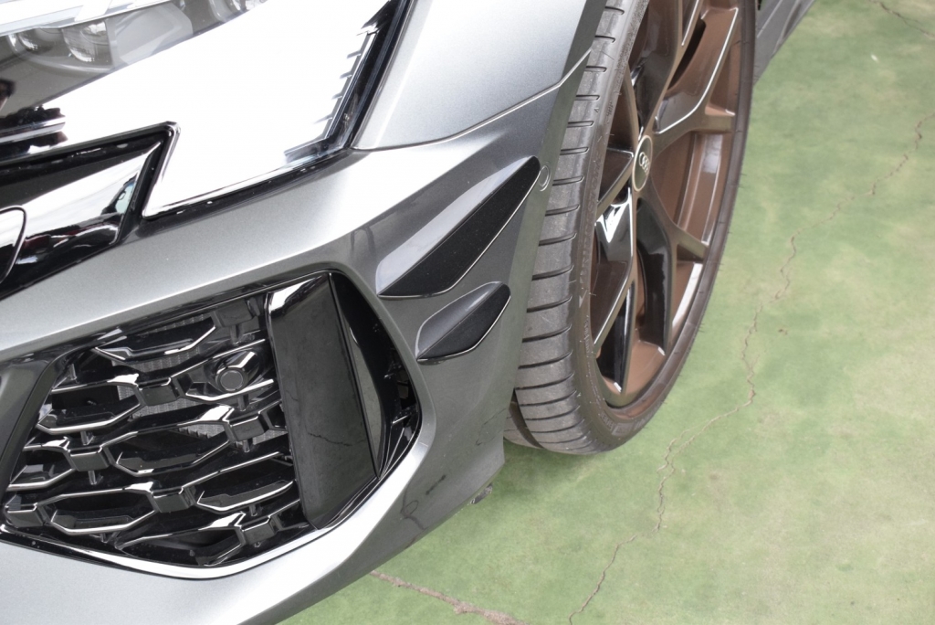 アウディRS3にカナードとフェンダーエアロダクト | Viper Blog