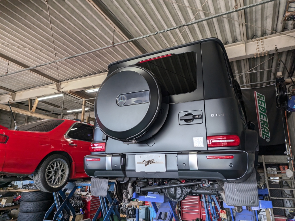 W463メルセデス・ベンツG63 ゲレンデヴァーゲンの点検とエンジンオイル交換 | Viper Blog