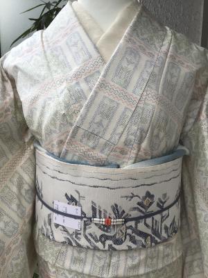 白地に細かい文様の紬 | 時代布池田ブログ