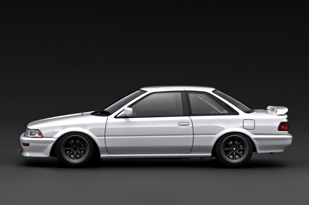 ご予約受付中！AE92 後期型「1/18 COROLLA LEVIN GT APEX (AE92)」プレーンカラーご紹介 ...