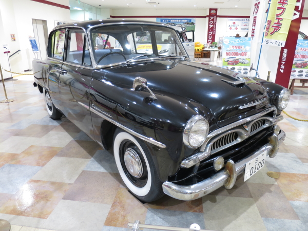 トヨタ 初代 クラウン Toyota Crown First Model 1955 | Car and Moto in Japan