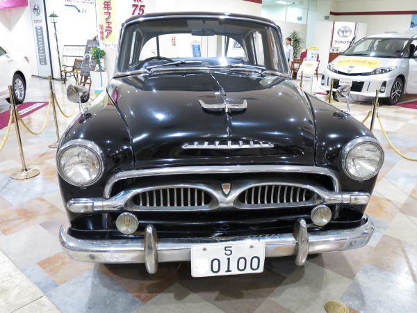 トヨタ 初代 クラウン Toyota Crown First Model 1955 | Car and Moto in Japan