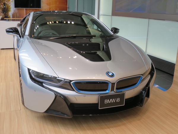BMW i8 シルバー BMW i8 Silver | Car and Moto in Japan