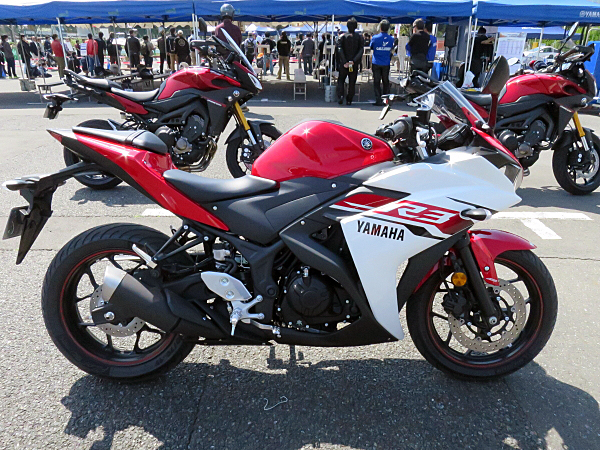ヤマハ YZF-R3 & YZF-R25 Yamaha YZF-R3 & YZF-R25 | Car and Moto in Japan