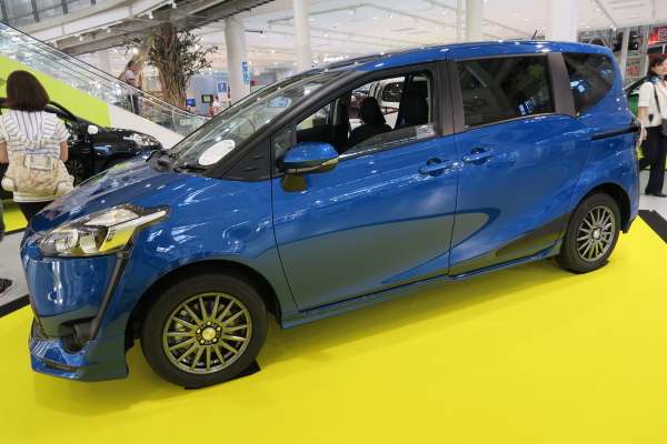 トヨタ シエンタ TRD Toyota Sienta TRD | Car and Moto in Japan