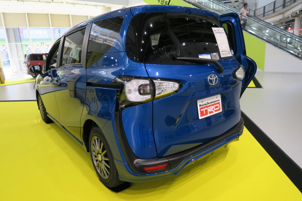トヨタ シエンタ TRD Toyota Sienta TRD | Car and Moto in Japan