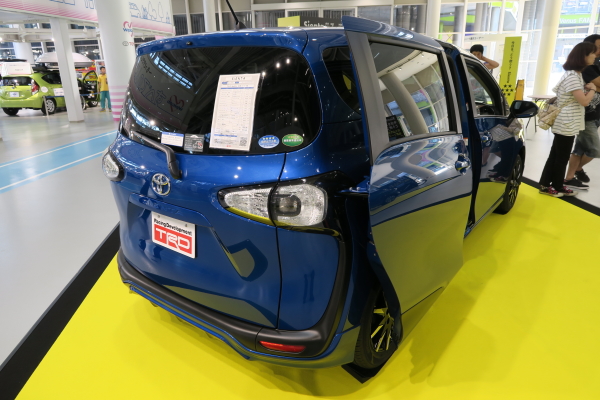 トヨタ シエンタ TRD Toyota Sienta TRD | Car and Moto in Japan