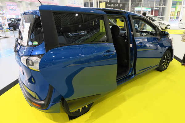 トヨタ シエンタ TRD Toyota Sienta TRD | Car and Moto in Japan