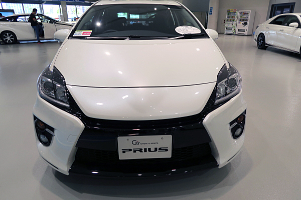 トヨタ プリウス G's Toyota Prius G's | Car and Moto in Japan