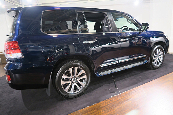 トヨタ ランドクルーザー 200 ZX 4WD Toyota Land Cruiser 200 ZX 4WD | Car and Moto ...