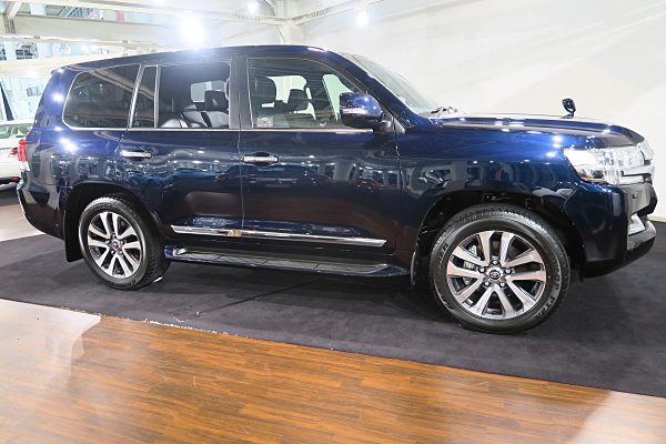 トヨタ ランドクルーザー 200 ZX 4WD Toyota Land Cruiser 200 ZX 4WD | Car and Moto ...