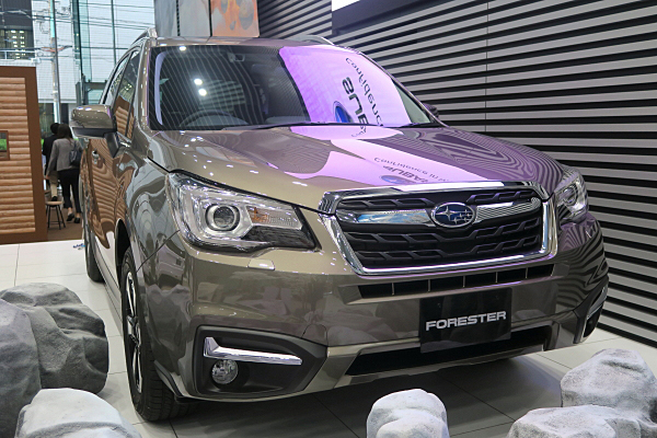 スバル フォレスター 特別仕様車 エックスブレイク Subaru Forester X-Break | Car and Moto in Japan