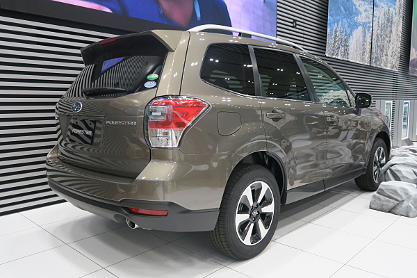 スバル フォレスター 特別仕様車 エックスブレイク Subaru Forester X-Break | Car and Moto in Japan