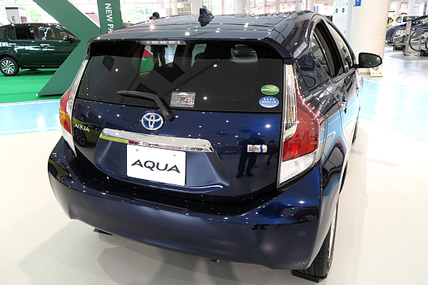 トヨタ アクア 特別仕様車 S スタイル ブラック Toyota Aqua S "Style Black" | Car and Moto in ...