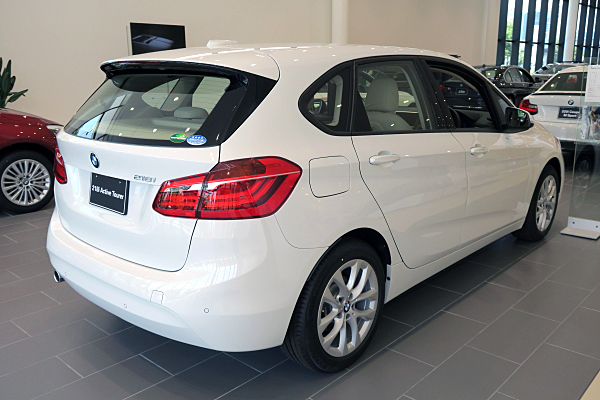 BMW 218i アクティブツアラー 特別限定車 ファッショニスタ BMW 218i Active Tourer "Fashionista ...