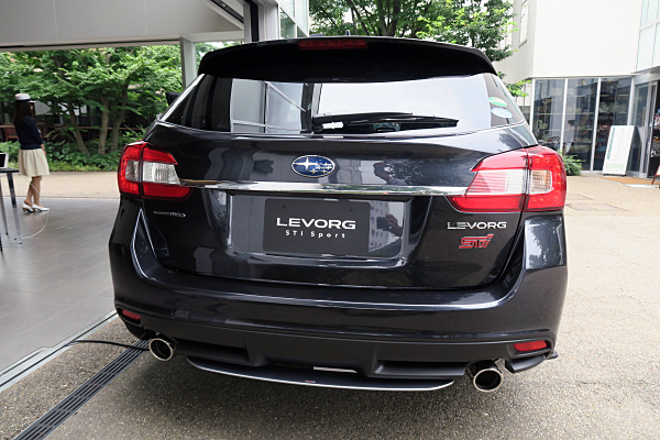 スバル レヴォーグ 1,6 STI スポーツ + STI スタイルパッケージ Subaru Levorg 1.6 STI Sport ...