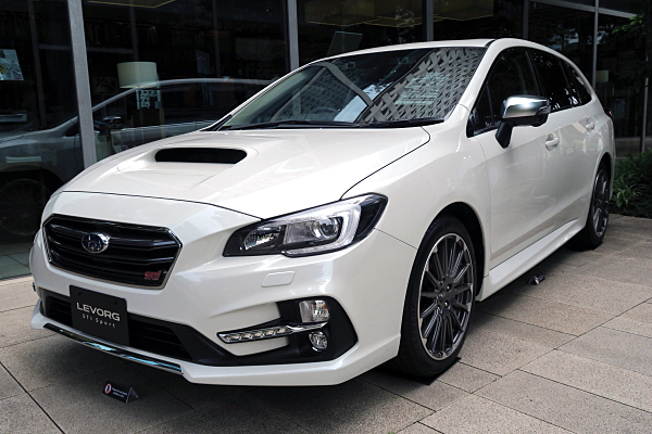 スバル レヴォーグ 1,6 STI スポーツ + STI スタイルパッケージ Subaru Levorg 1.6 STI Sport ...