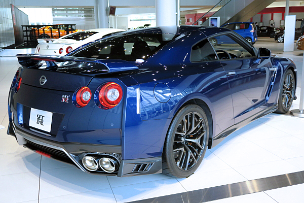 日産 GT-R ピュア エディション Nissan GT-R Pure edition | Car and Moto in Japan